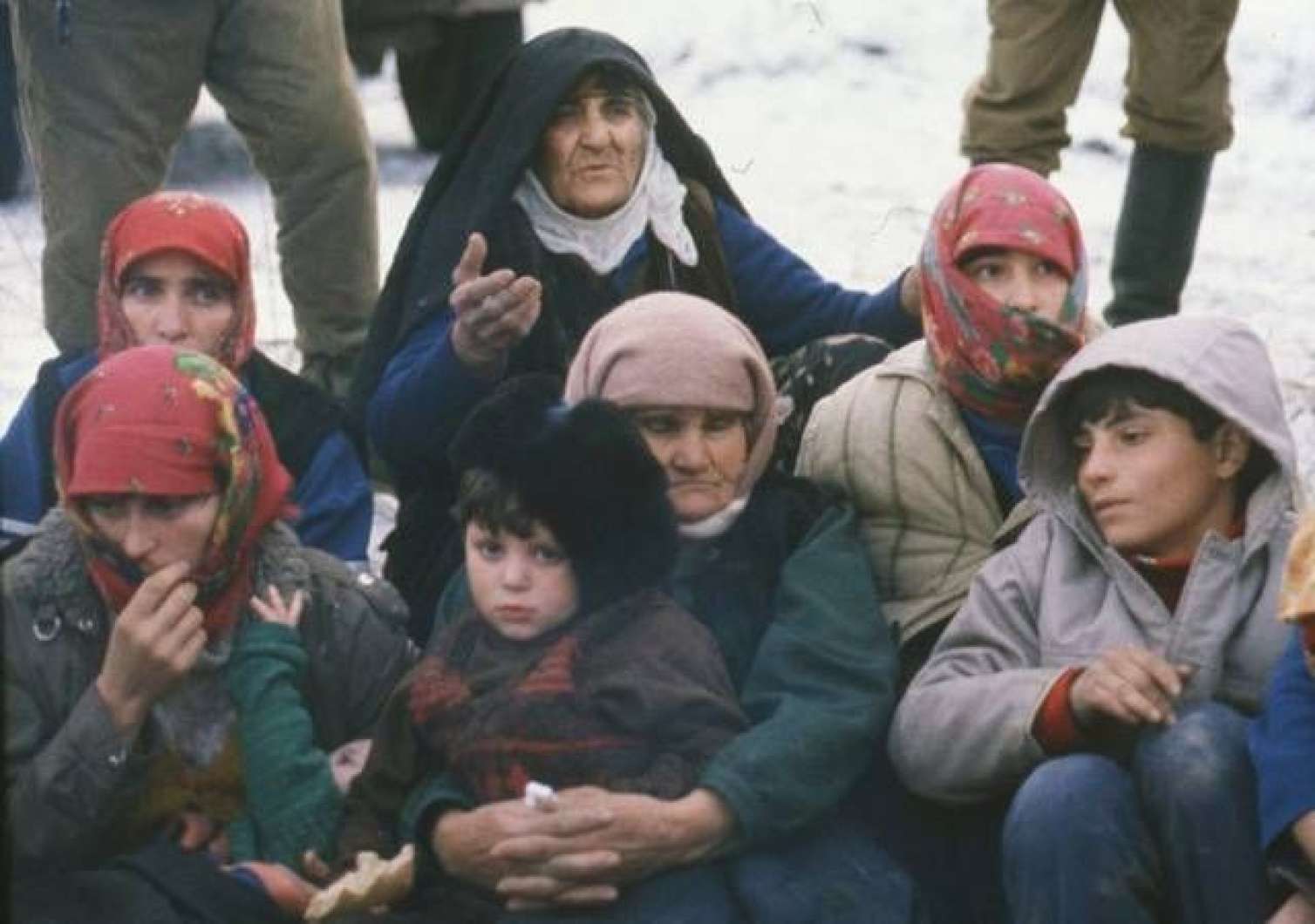 "SOS! Əsir və girov götürülmüş Azərbaycan qadı...